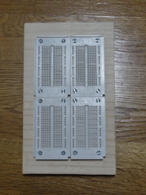 ブレッドボードを作りました: SDR で BCL を