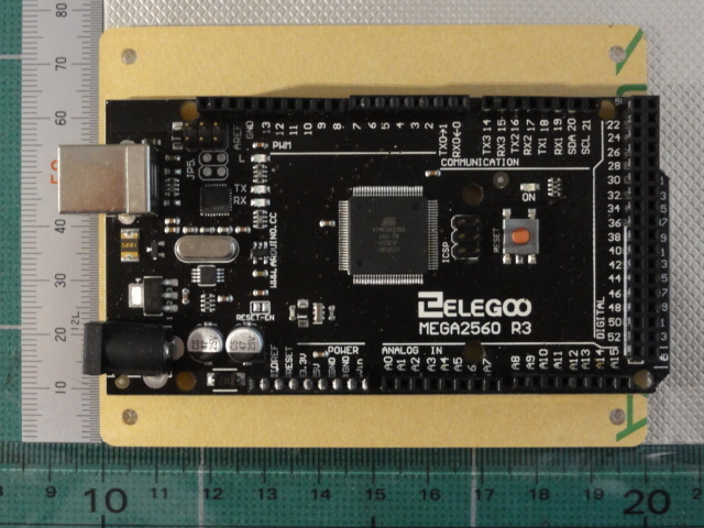 K3NG キーヤー V3 のレイアウトを考えた: SDR で BCL を