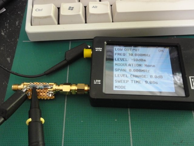 新しいオシロスコープで tinySA の波形を測ってみた: SDR で BCL を